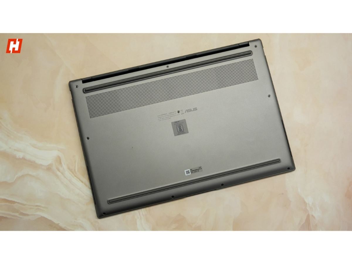 Asus Zenbook S14 Review: Premium OLED Laptop With Excellent Battery Life